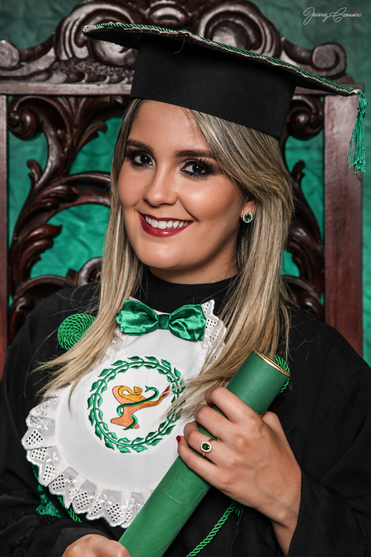 20 Inspirações para fotos com Beca de Formatura - Bora Formar