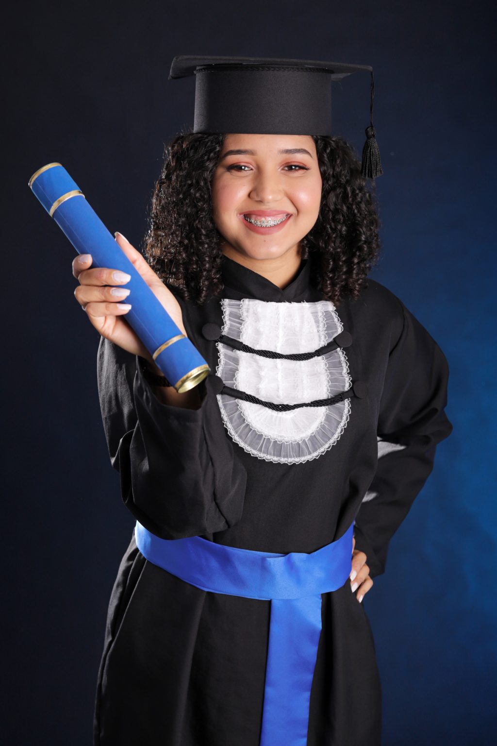 20 Inspirações para fotos com Beca de Formatura - Bora Formar